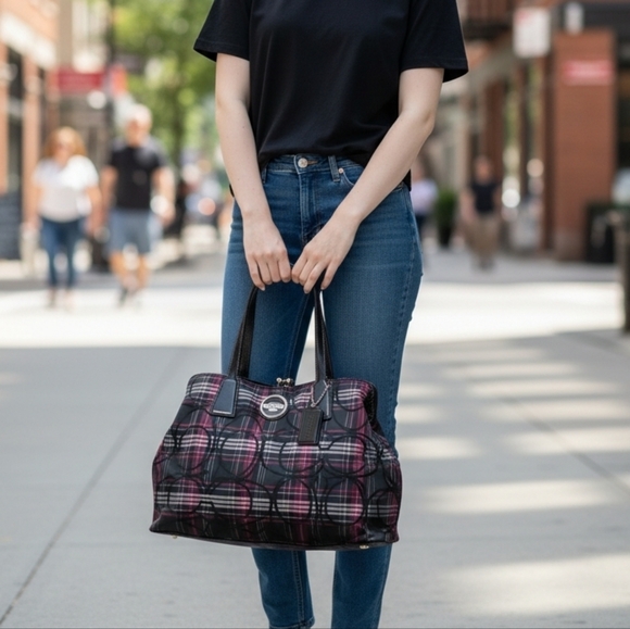 Coach | Bags | Coach Kisslock Jacquard Three Compartment Shoulder Bag ...